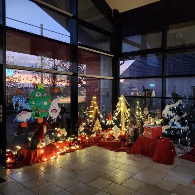 Déco de Noël au Patio - Foyer d'Accueil Spécialisé (F.A.S.) "Le Patio"